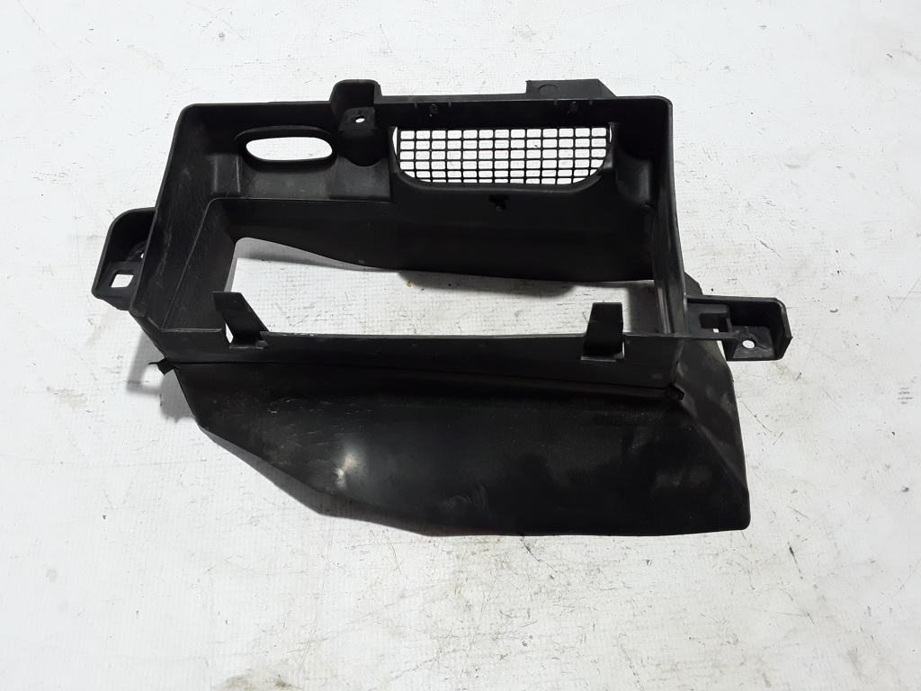 Used RENAULT Megane Air deflector for intercooler radiator 628113910R
