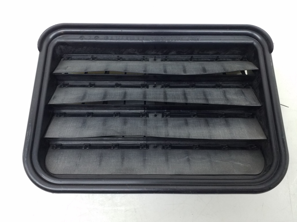 Used Mercedes Benz S-Class Rear wing ventilation grille A1648300042