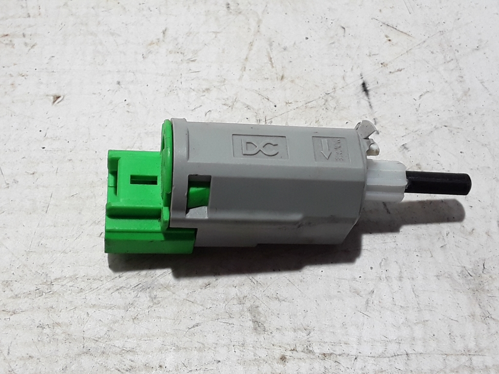 Used RENAULT Megane Brake switch to pedal 253206454R