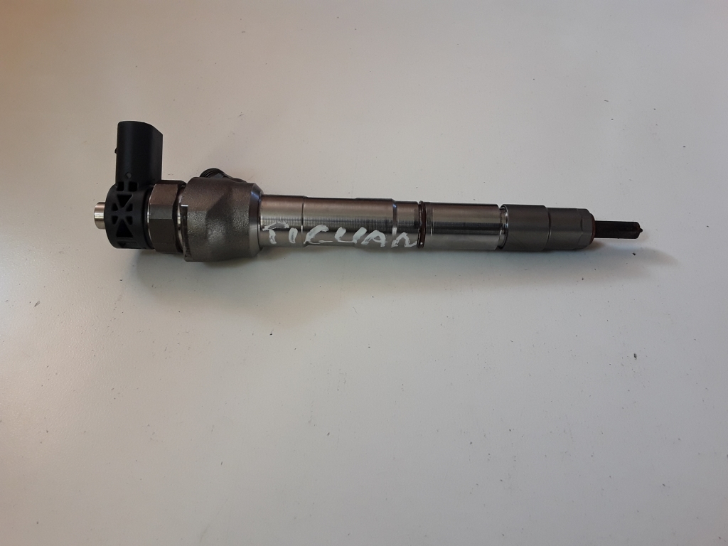 Used Volkswagen Tiguan Fuel injector 04L130277AC