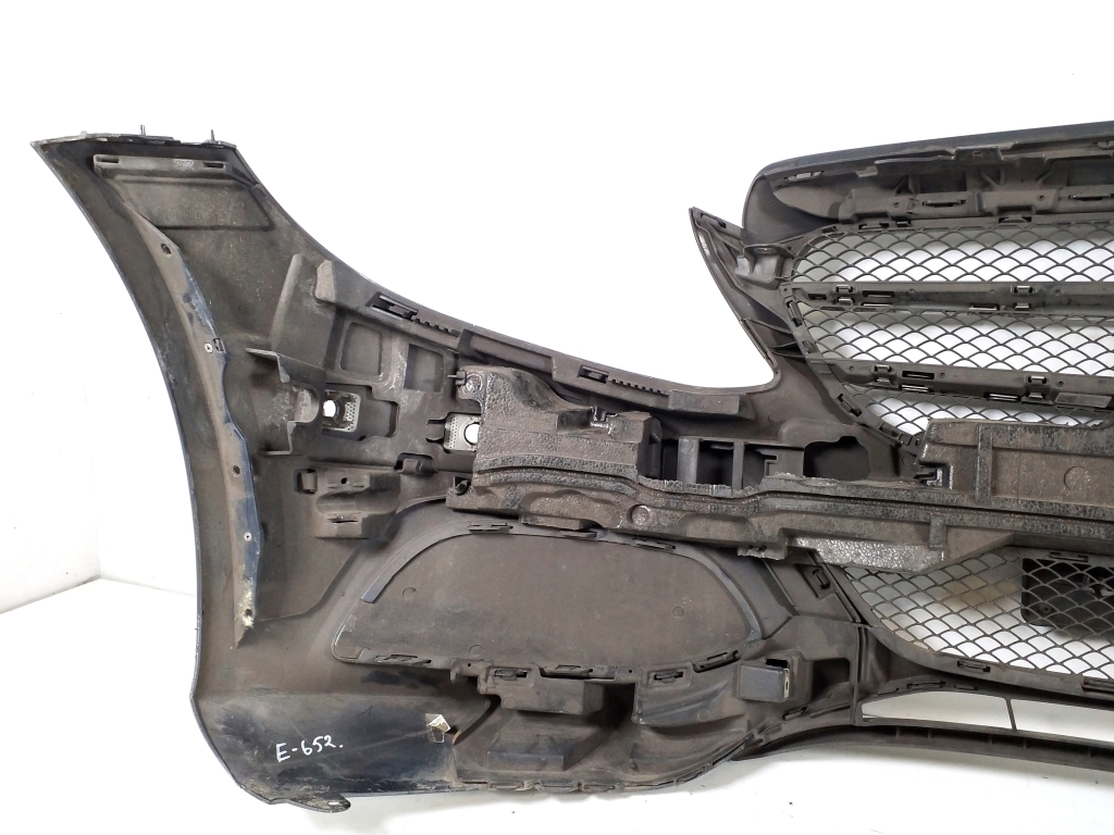 Used Mercedes Benz C-Class Front bumper and its parts (set)