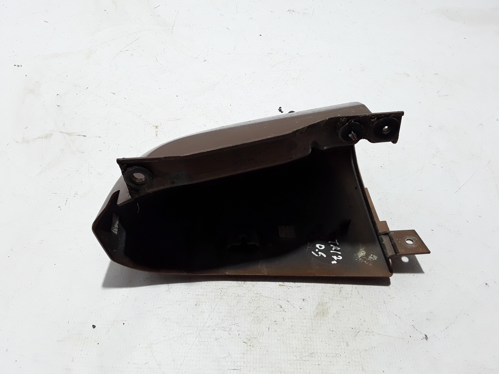 Used RENAULT Trafic Tail light trim 903903513R
