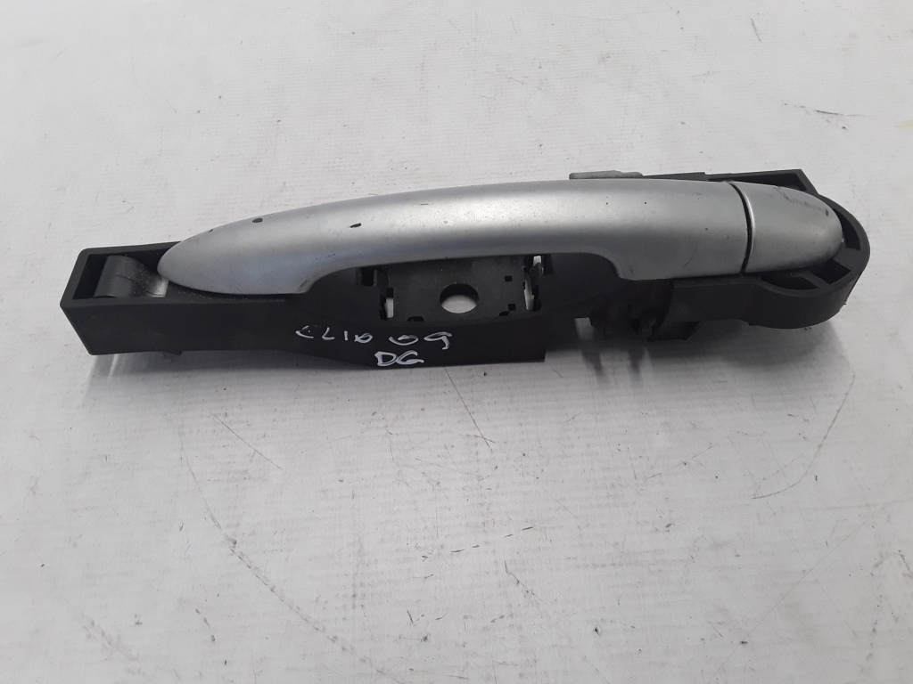 Used RENAULT Clio Rear side door opening handle external 8200226526