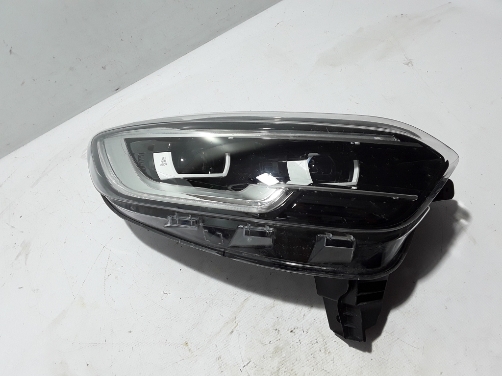 Used RENAULT Kadjar Headlights 260105570R