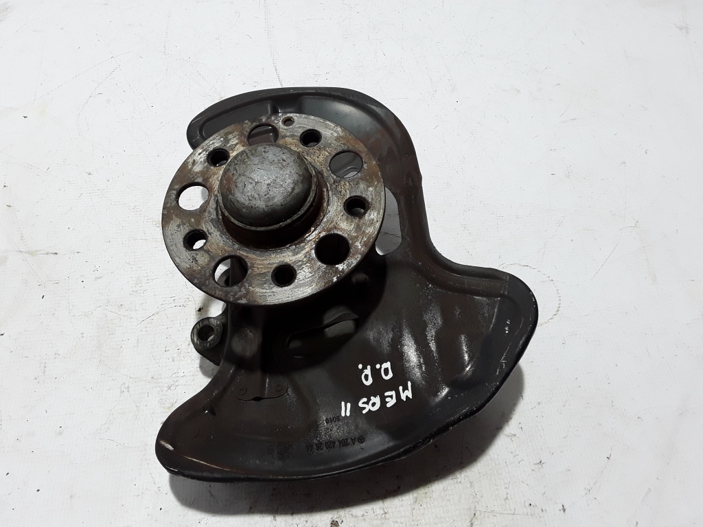 Used Mercedes Benz E-Class Hub front A2043320201