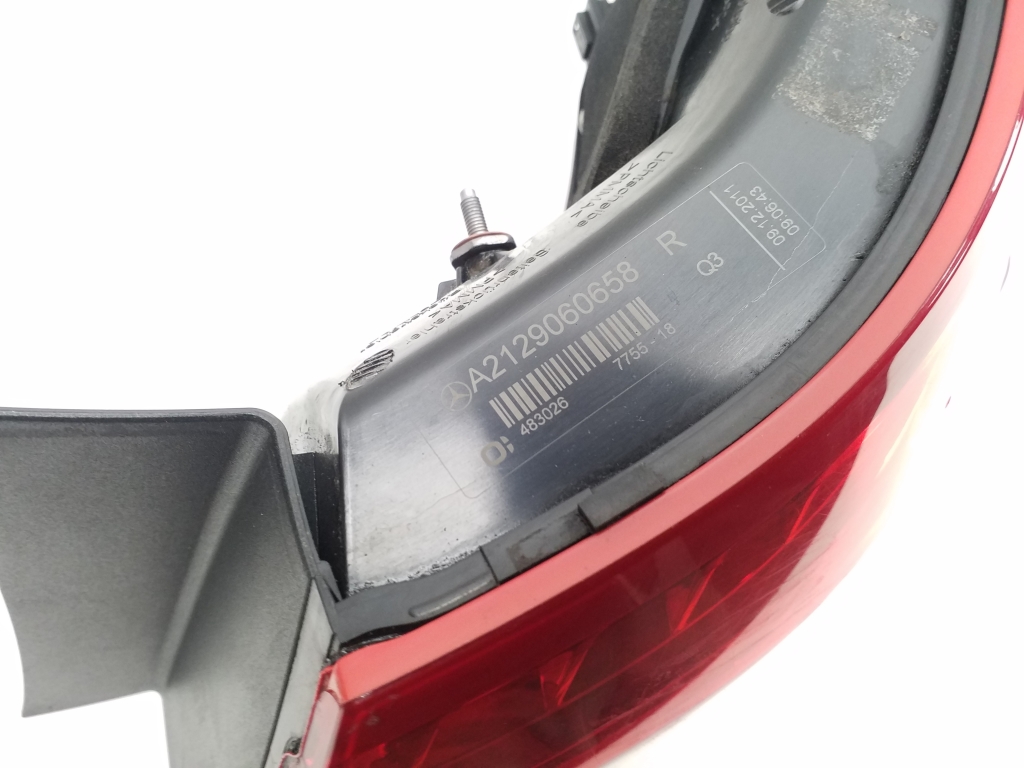 Used Mercedes Benz E-Class Rear corner lamp a2129060658