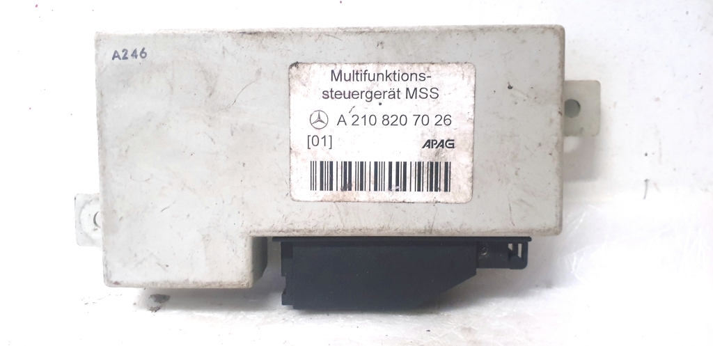 Used Mercedes Benz E-Class Control panel A 210 820 70 26