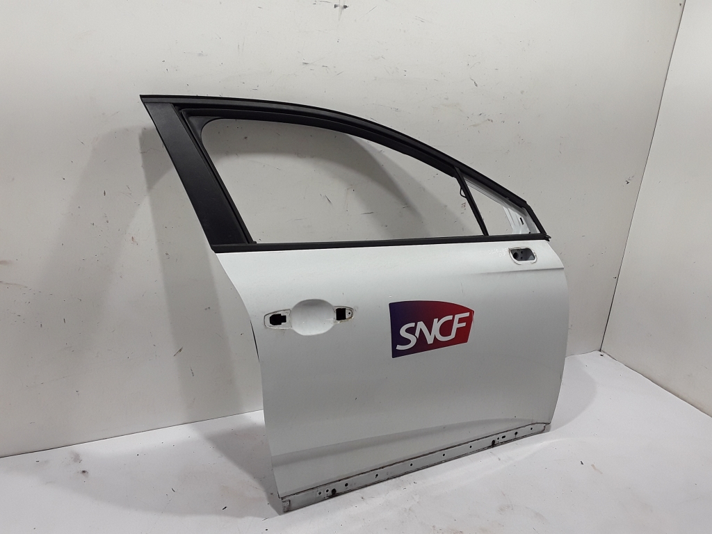 Used RENAULT Clio Front door 801005036R