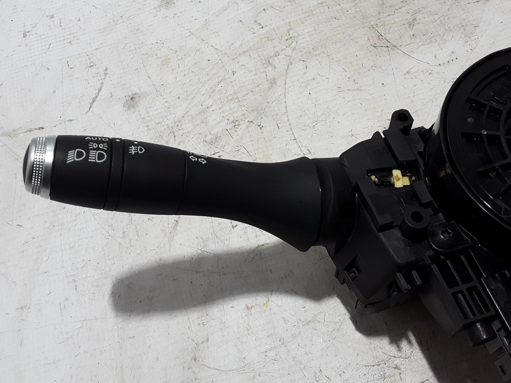 Used RENAULT Clio Switch and its parts