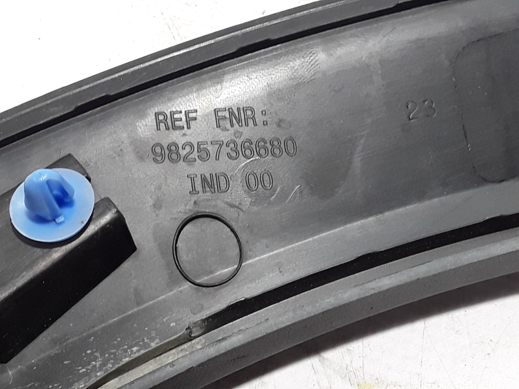 Used Peugeot 2008 Front wing bar 9825736680