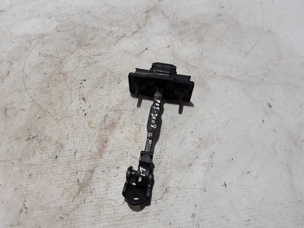 Used Peugeot 2008 Front door opening limiter 9820810880