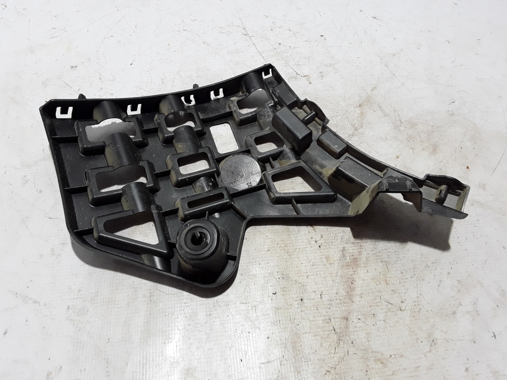 Used Peugeot 2008 Rear bumper bracket 9825854180