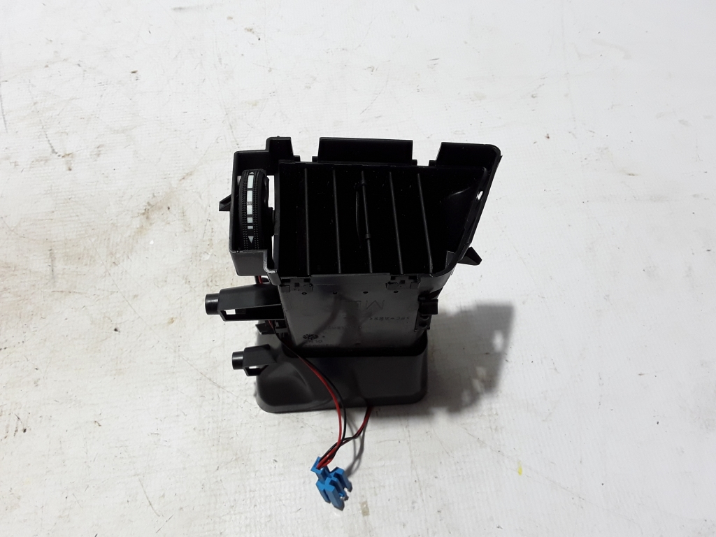 Used Mercedes Benz E-Class Interior panel ventilation grilles A2078300054