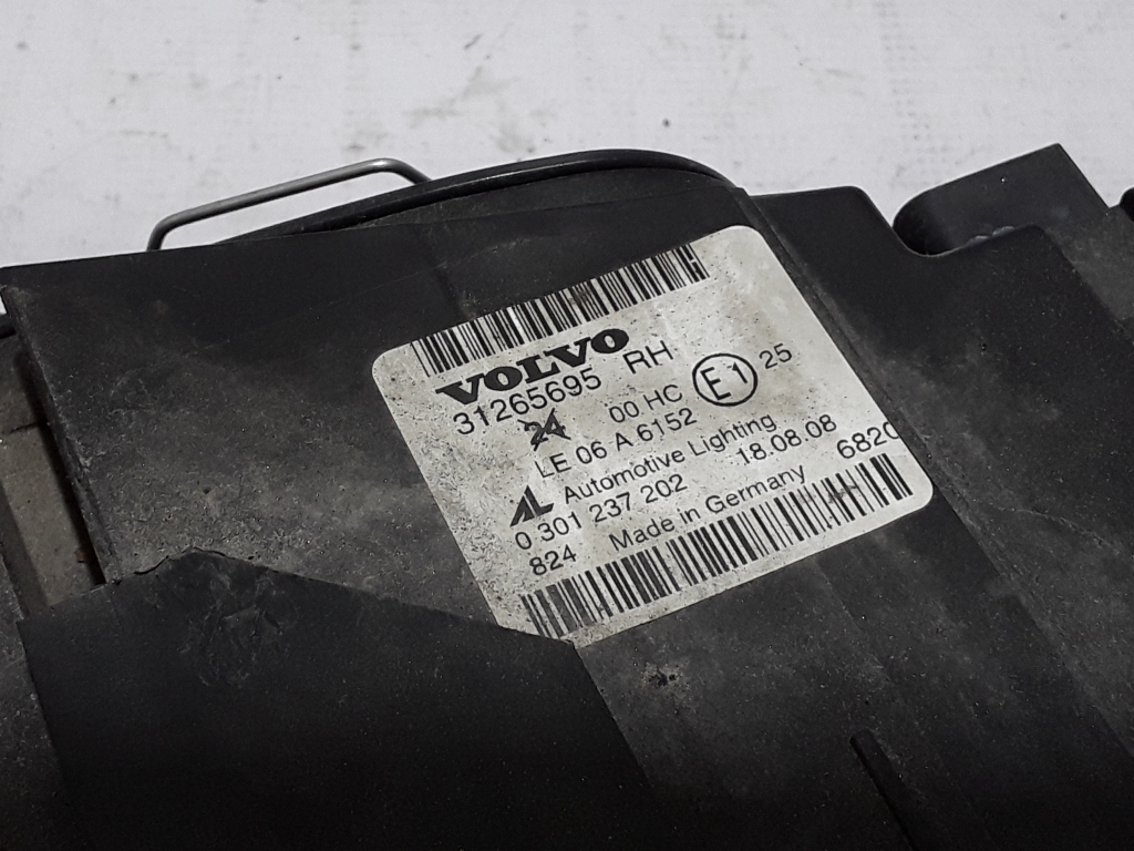 Used VOLVO V50 Headlights 31265695