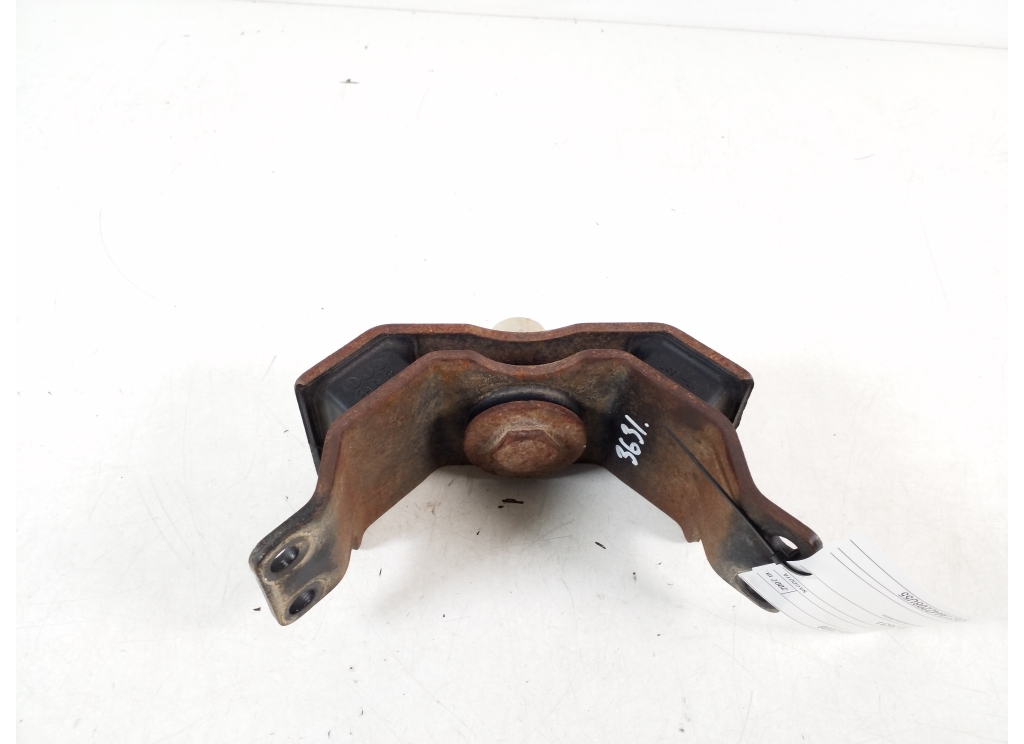 Used TOYOTA Hilux Engine cushion 12371-0L080