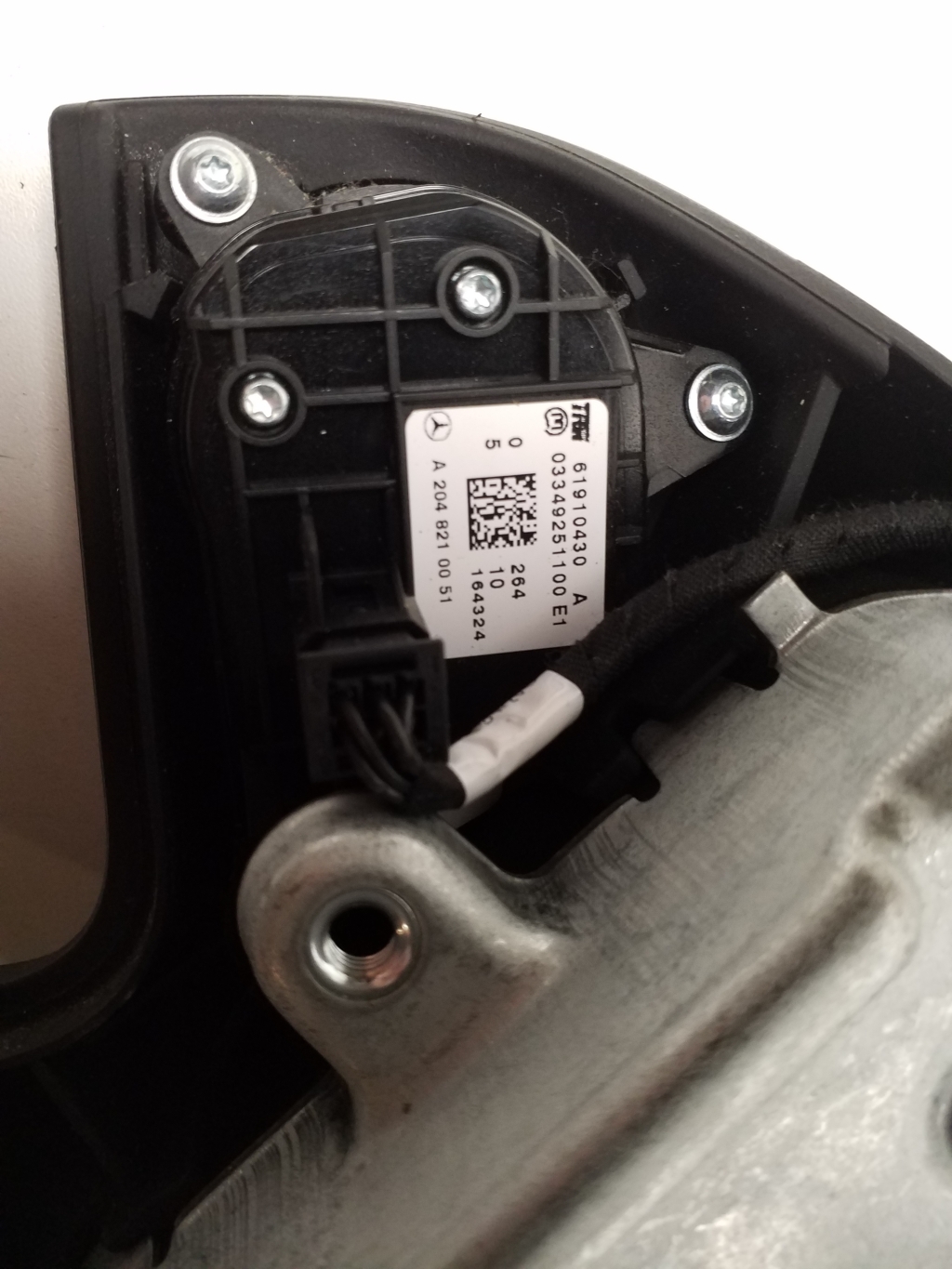 Used Mercedes Benz E-Class Airbag steering wheel A2128600102