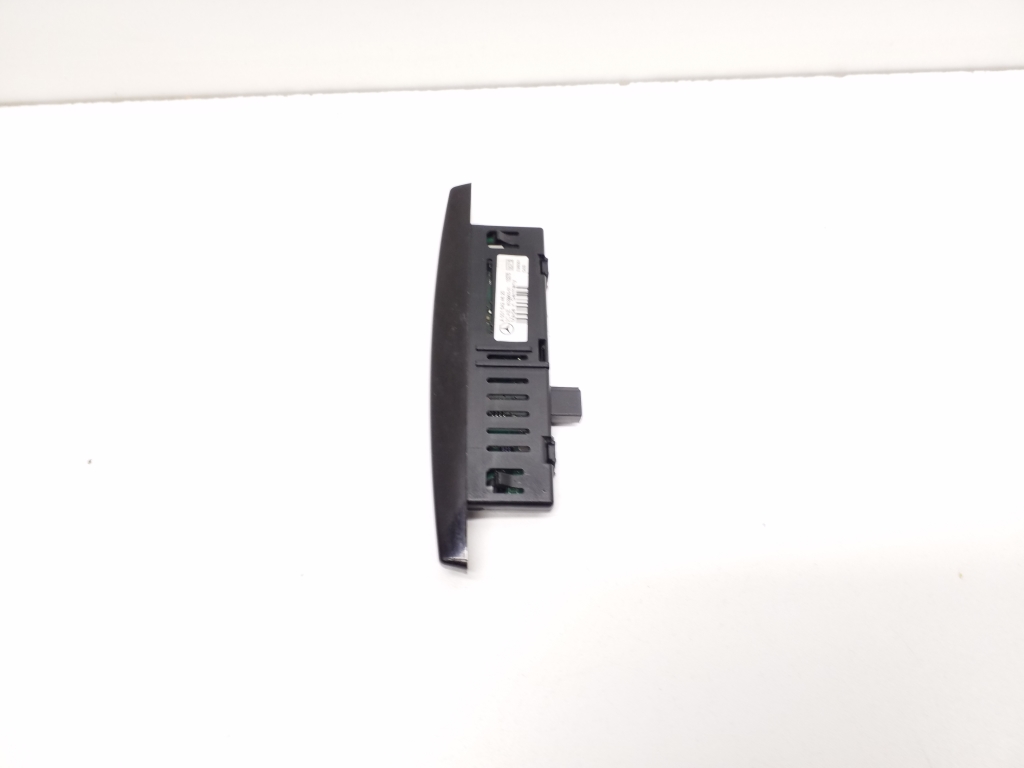 Used Mercedes Benz E-Class Parking system display A0015424623