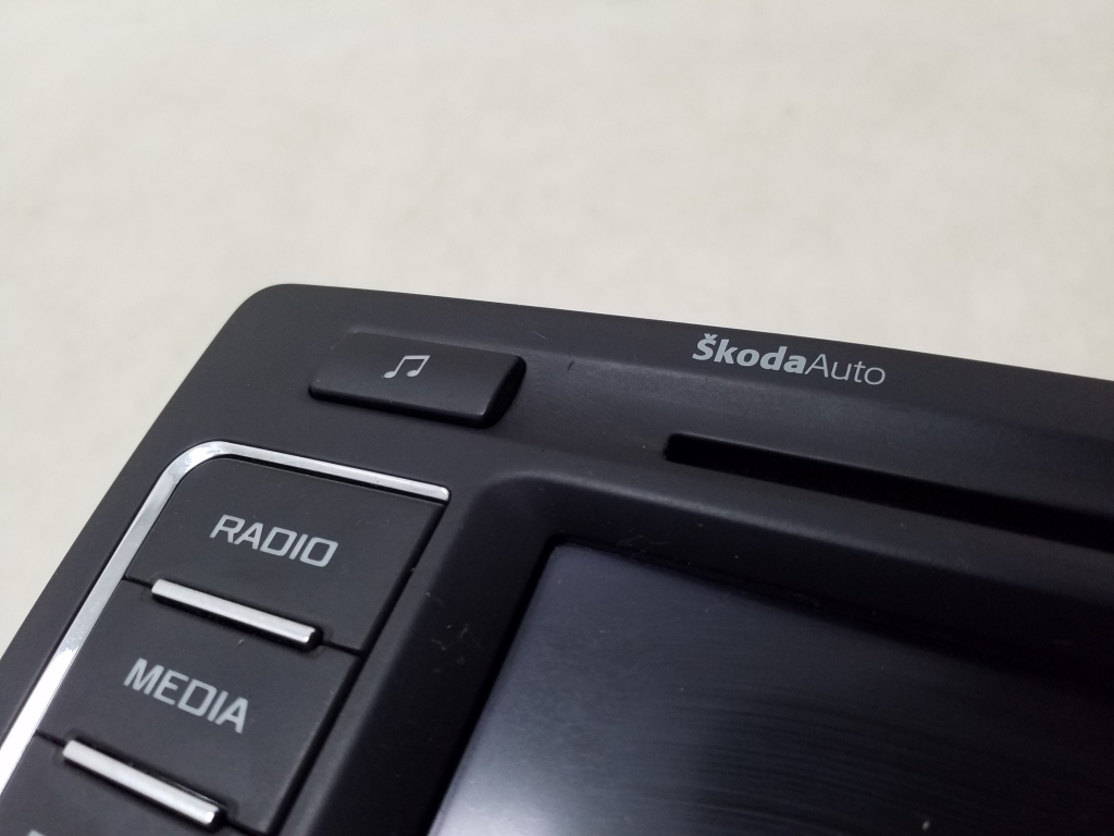 Used Skoda Octavia Audio, video, navigation 1Z0035156F