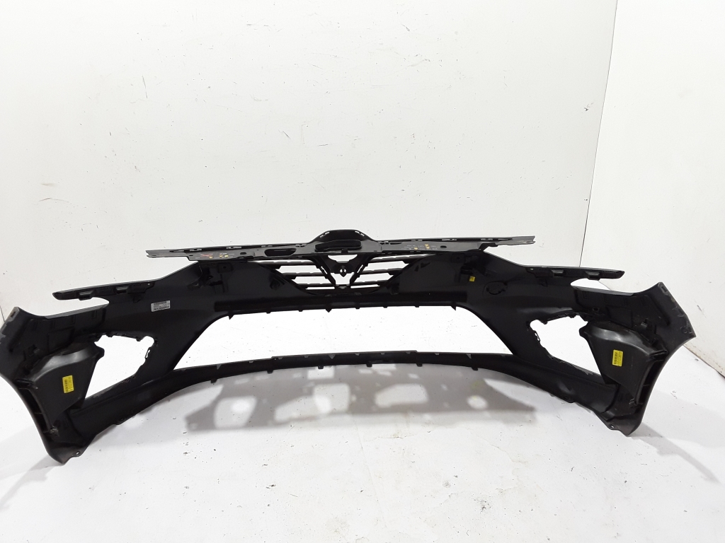Used RENAULT Clio Front bumper 620220229R