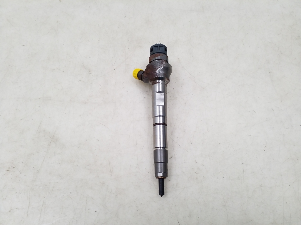Used Skoda Octavia Fuel injector 04L130277AC