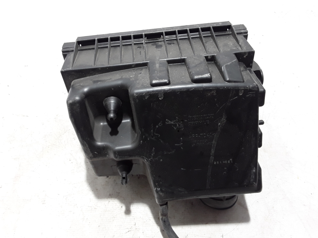 Used RENAULT Master Air filter housing 165008632R