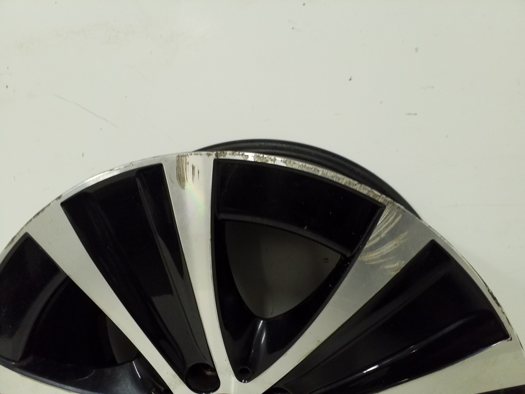 Used Mercedes Benz E-Class Rim A2134013700