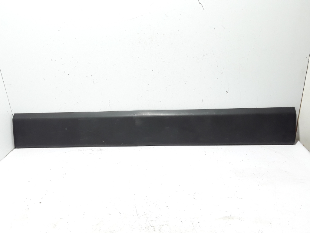 Used RENAULT Master Sliding door strip 828200148R