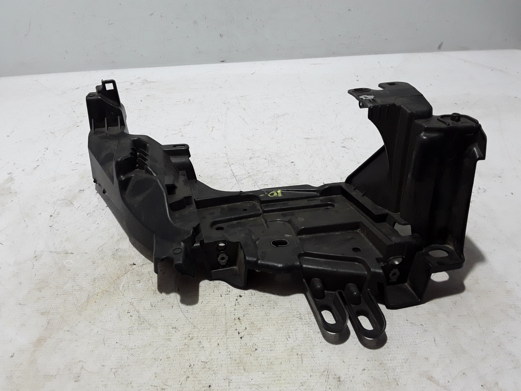 Used RENAULT Megane Headlamp holder 622227190R