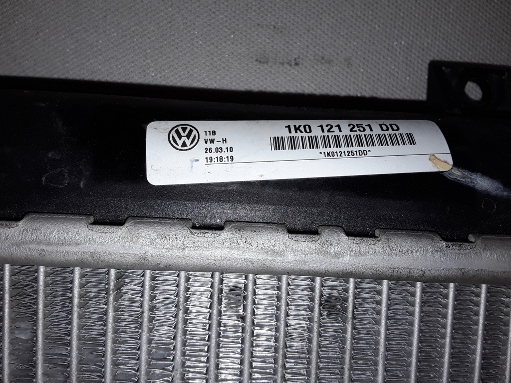 Naudotas AUDI A3 Aušinimo radiatorius 1K0121251DD