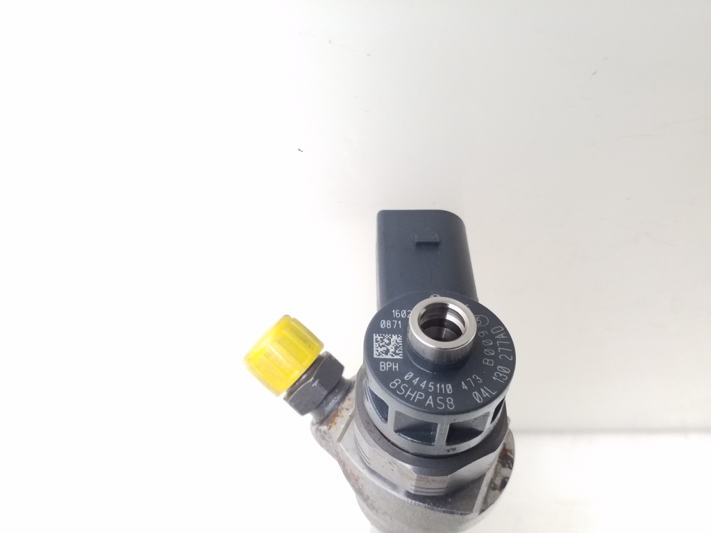 Used Volkswagen Golf Fuel injector 04L130277AD