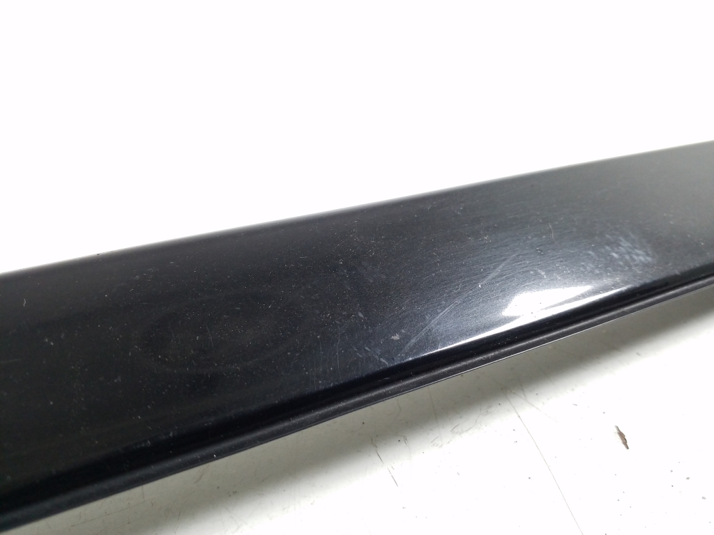 Used Mercedes Benz GLK-Class Windscreen strut outer A2046904462