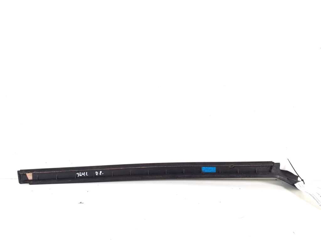 Used Mercedes Benz GLK-Class Windscreen strut outer A2046904462