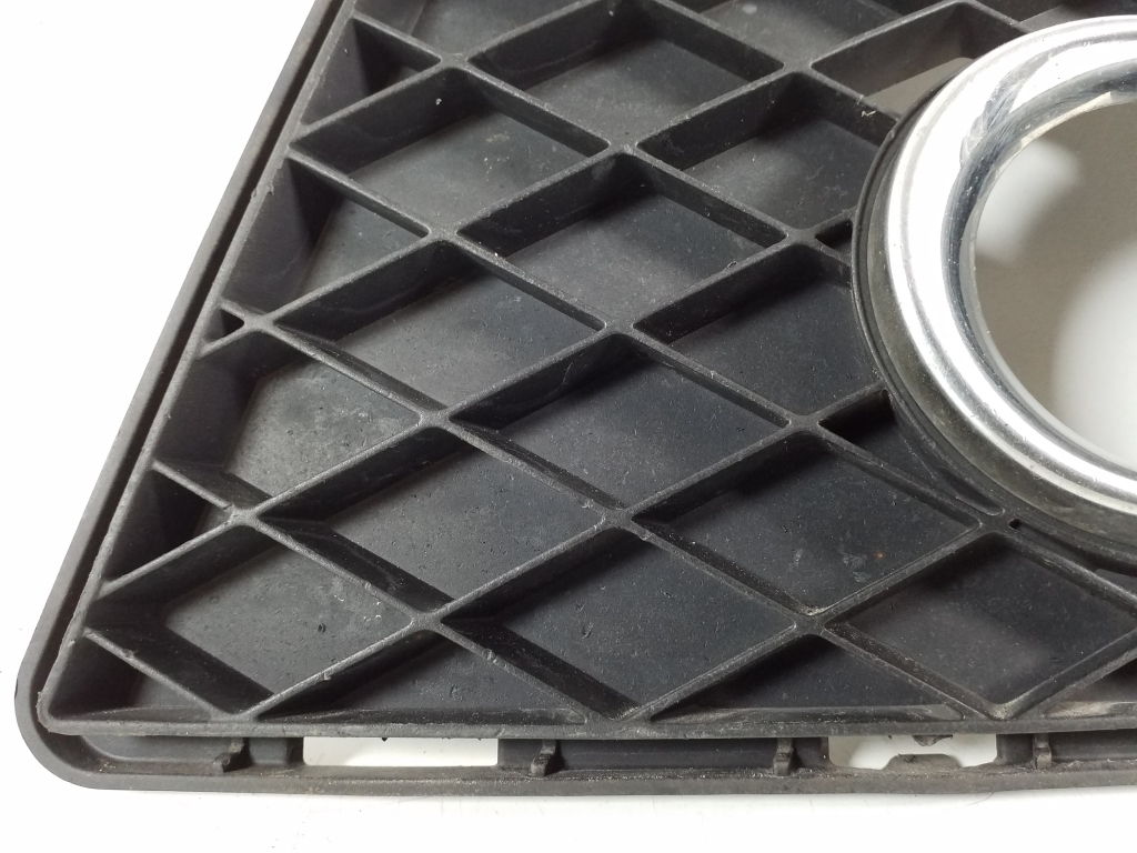 Used Mercedes Benz GLK-Class Front bumper fog lamp cover A2048853723