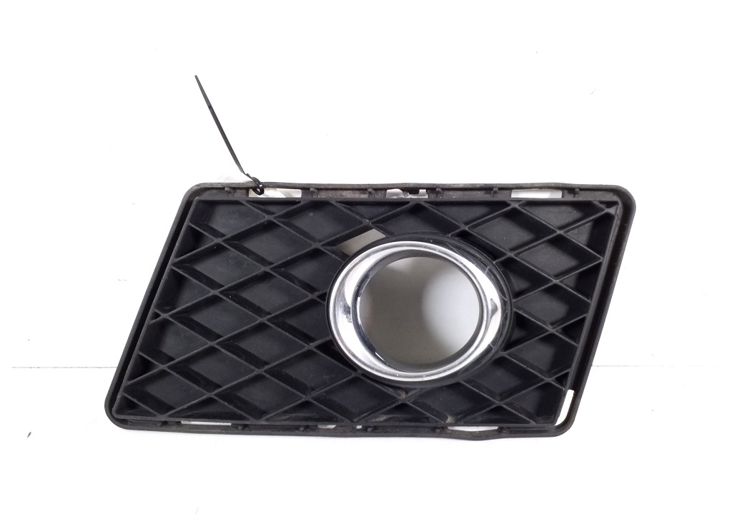 Used Mercedes Benz GLK-Class Front bumper fog lamp cover A2048853723