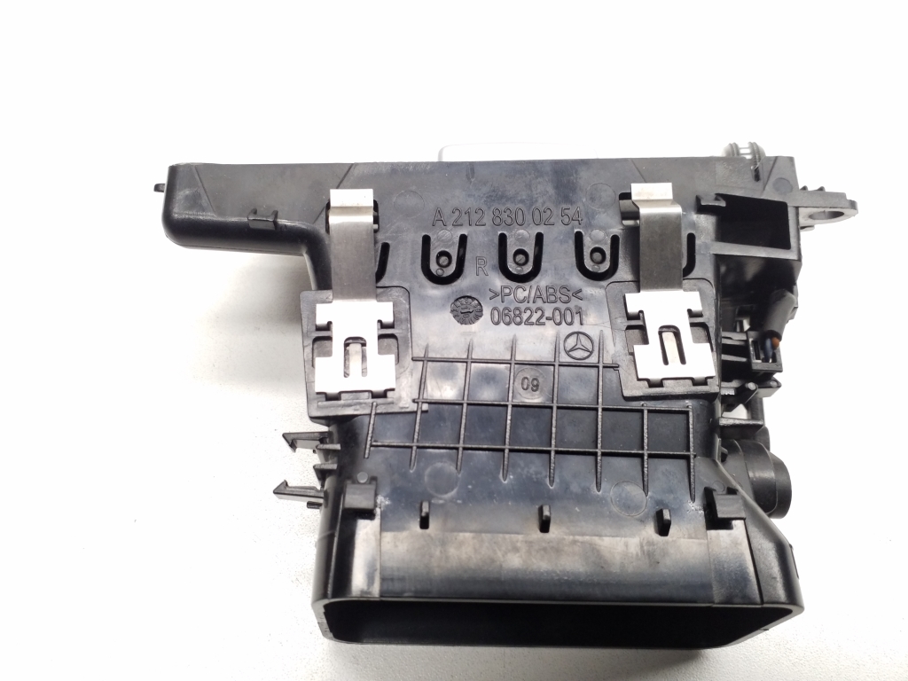 Used Mercedes Benz E-Class Interior panel ventilation grilles A2128300254