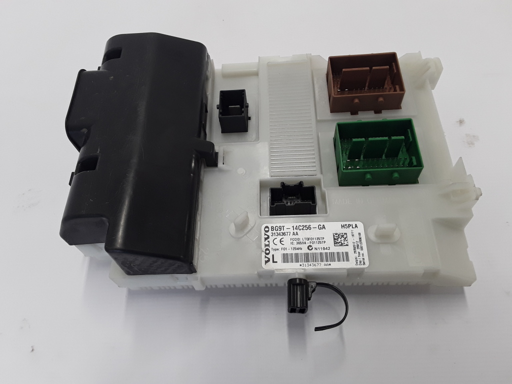 Used VOLVO V60 Fuse box in the cabin 31343677AA