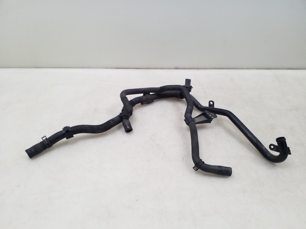 Used Volkswagen Passat Pipe 5N0121065