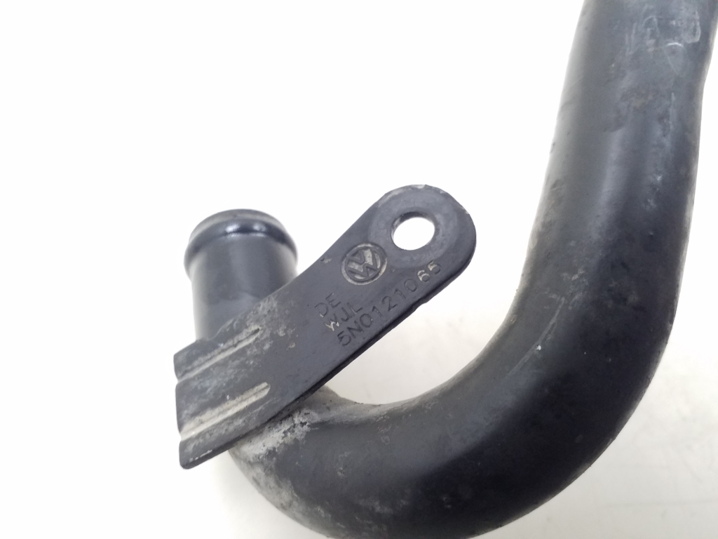 Used Volkswagen Passat Pipe 5N0121065
