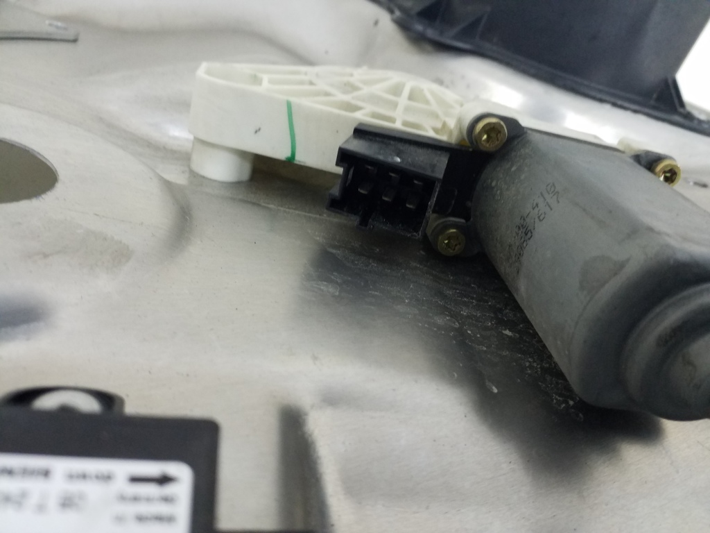 Used Mercedes Benz S-Class Rear side door window lifter A2217300146