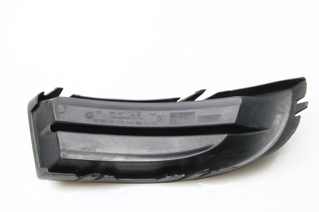 Naudotas Skoda Octavia Priekinio bamperio apatines groteles 1Z0807367B
