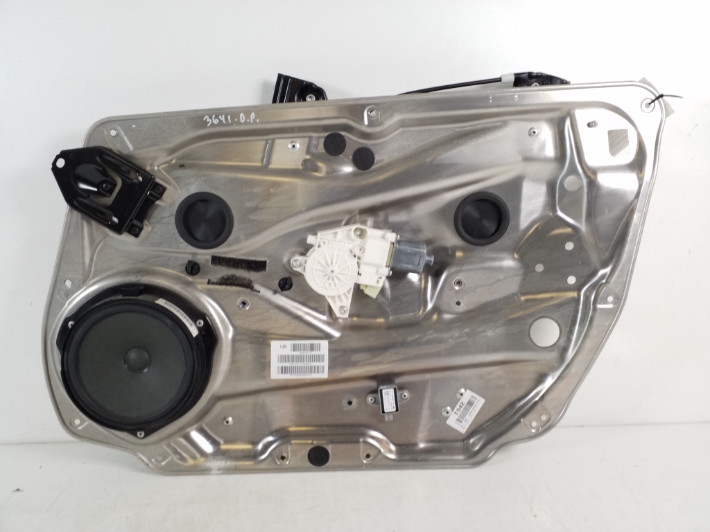 Used Mercedes Benz GLK-Class Front door window lifter and its parts