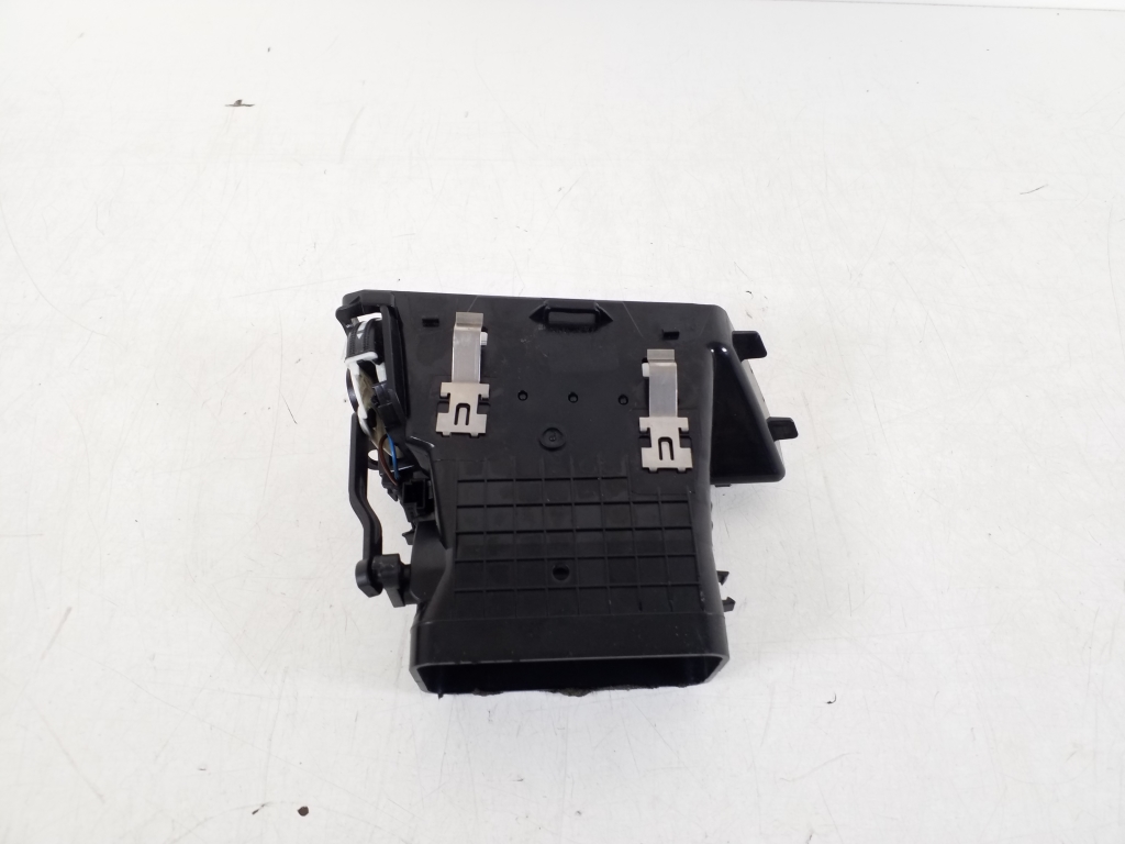 Used Mercedes Benz E-Class Interior panel ventilation grilles A2128300254