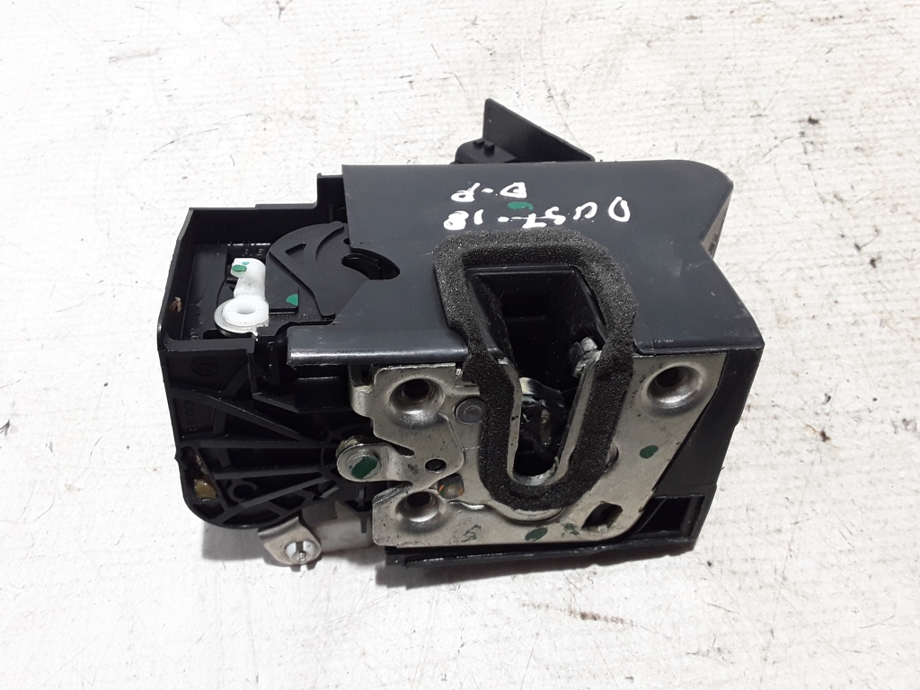 Used Dacia Duster Front door lock 805024778R