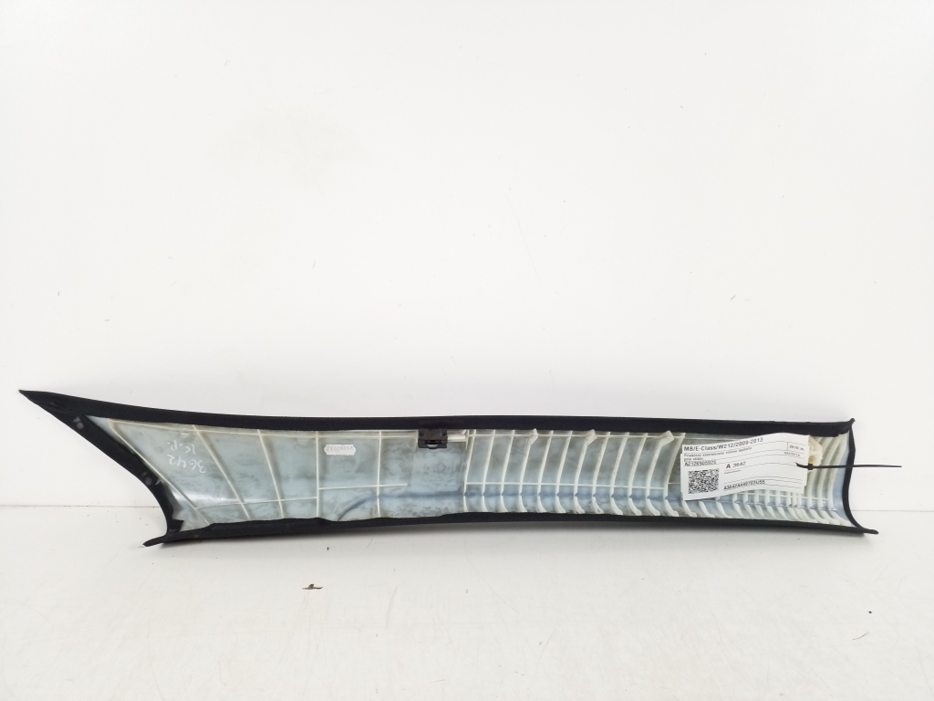 Naudotas Mercedes Benz E-Class Priekinio statramsčio vidinė apdaila ...