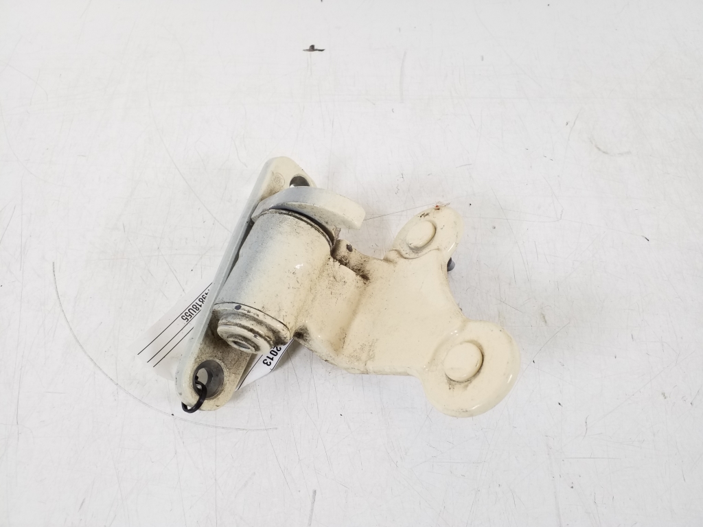 Naudotas Mercedes Benz E-Class Galinių šoninių durų vyris apatinis ...