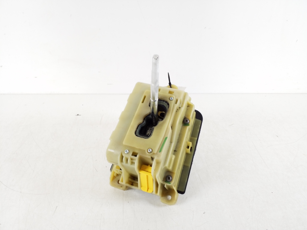 Used Mercedes Benz E-Class Gear shift mechanism A2042678124