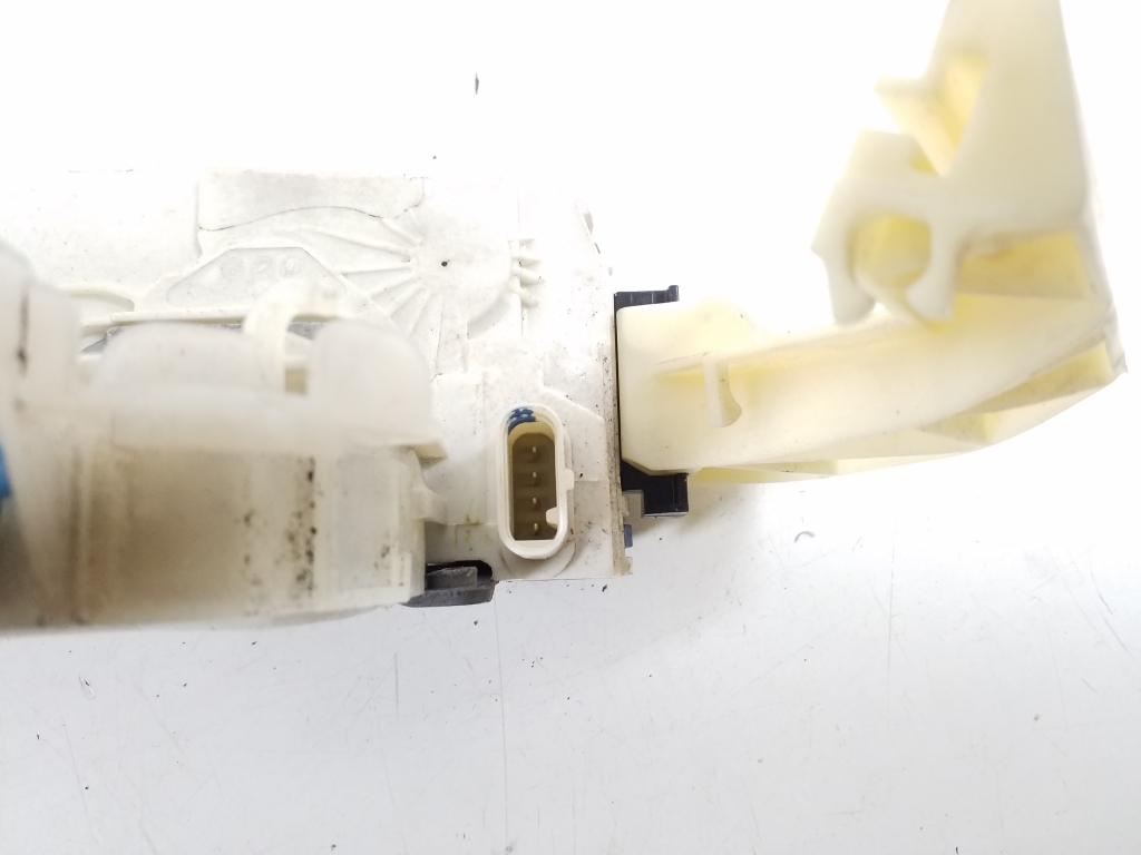 Naudotas Mercedes Benz E-Class Galinių šoninių durų užraktas A2047301435