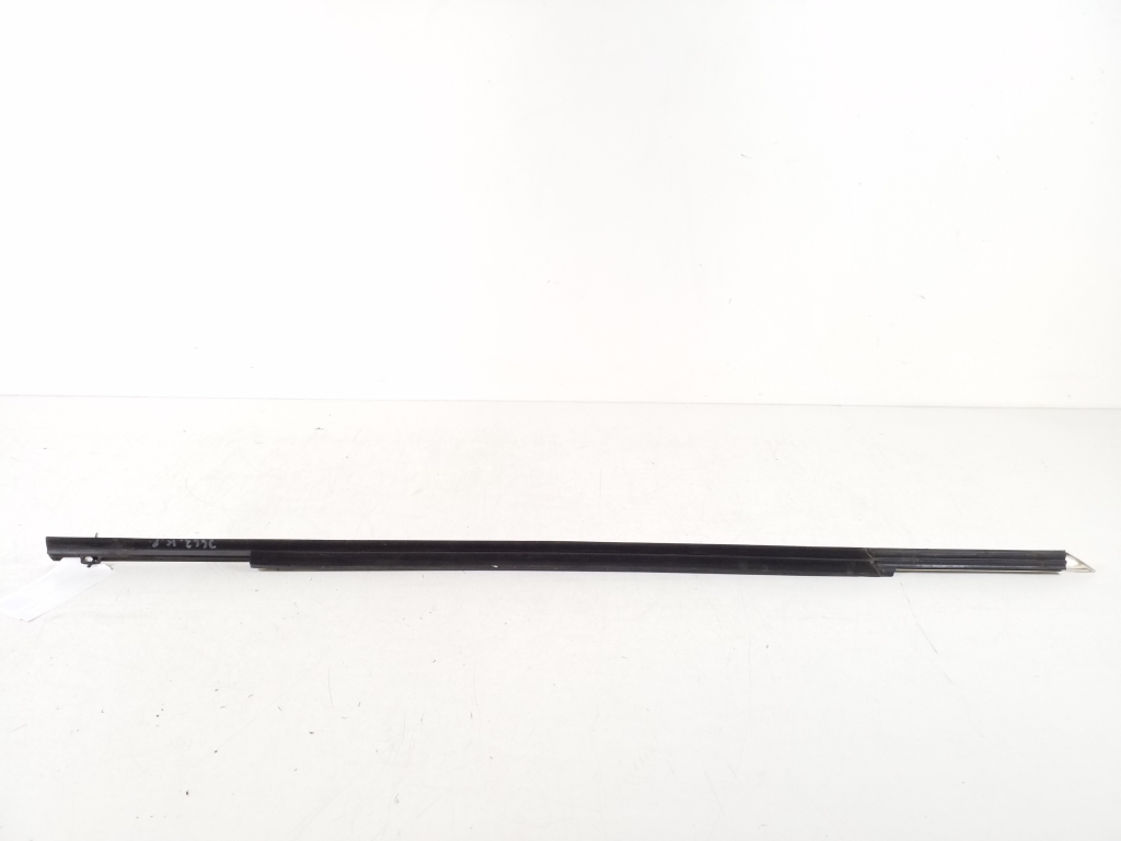 Naudotas Mercedes Benz CLS-Class Priekinių durų juosta prie stiklo ...