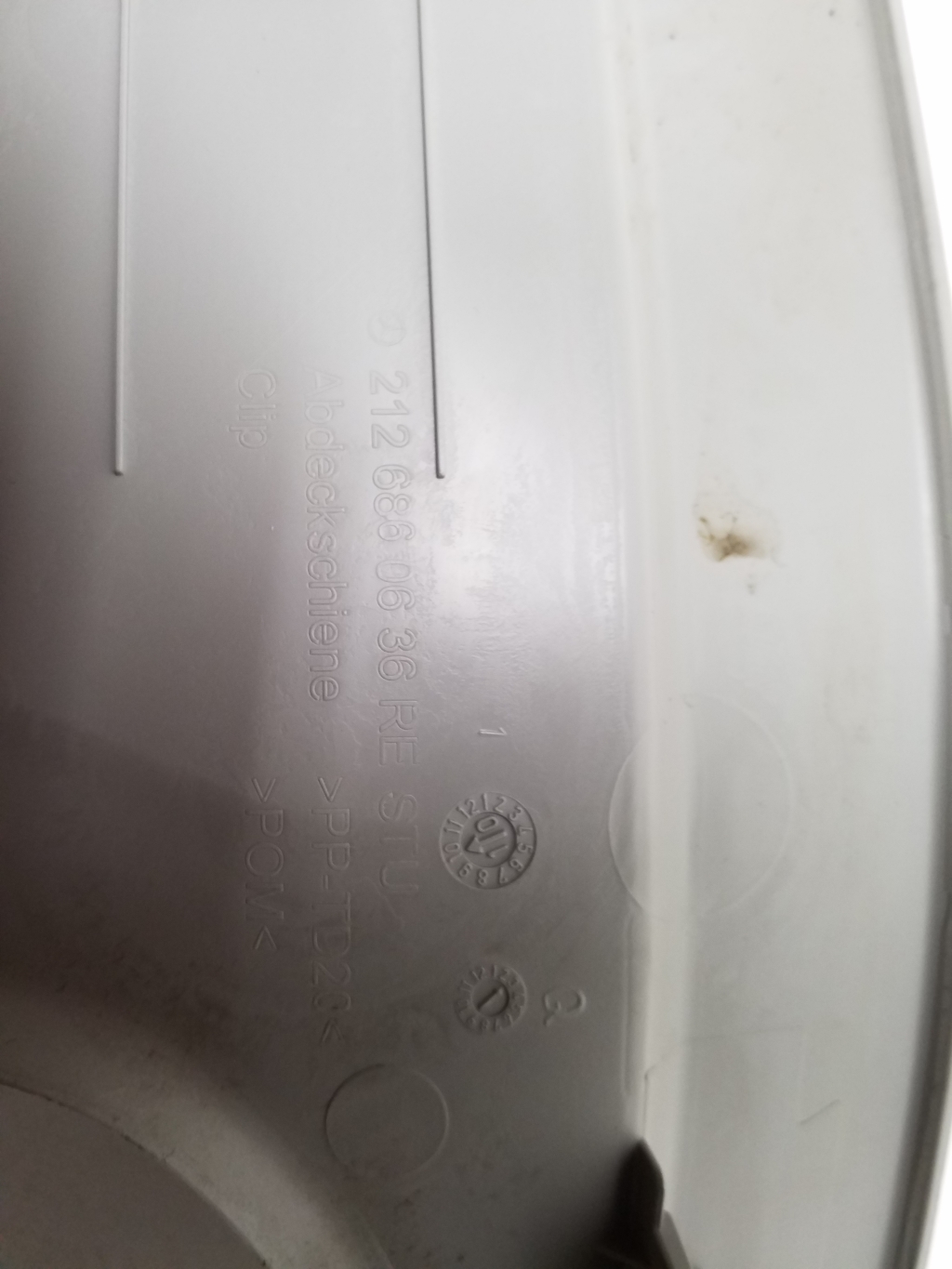 Used Mercedes Benz E-Class Another detail of the cabin A2126860636