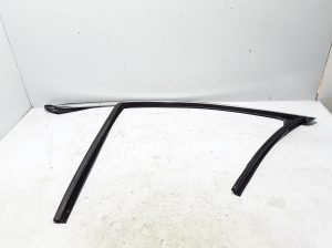 Used BMW 5 SERIES Front door strip to the glass exterior 7182271